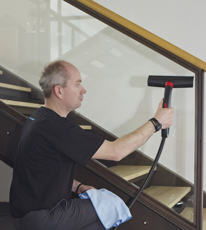 Comment et quel produit pour nettoyer les vitres sans traces?